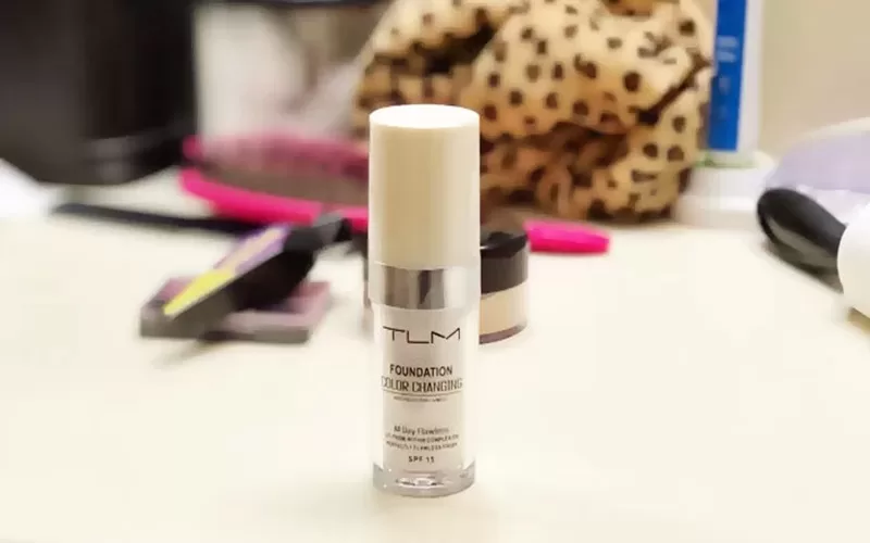 TLM Foundation Review - Color Changing Foundation